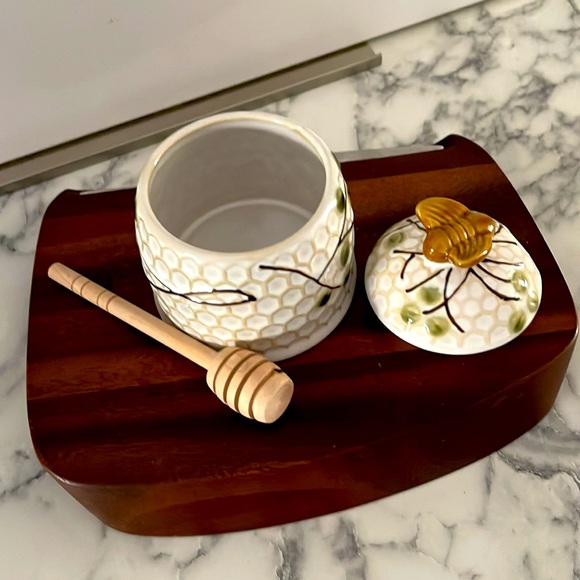 Kitchen | New Ceramic Beehive Honey Pot Wwood Dipper | Poshmark